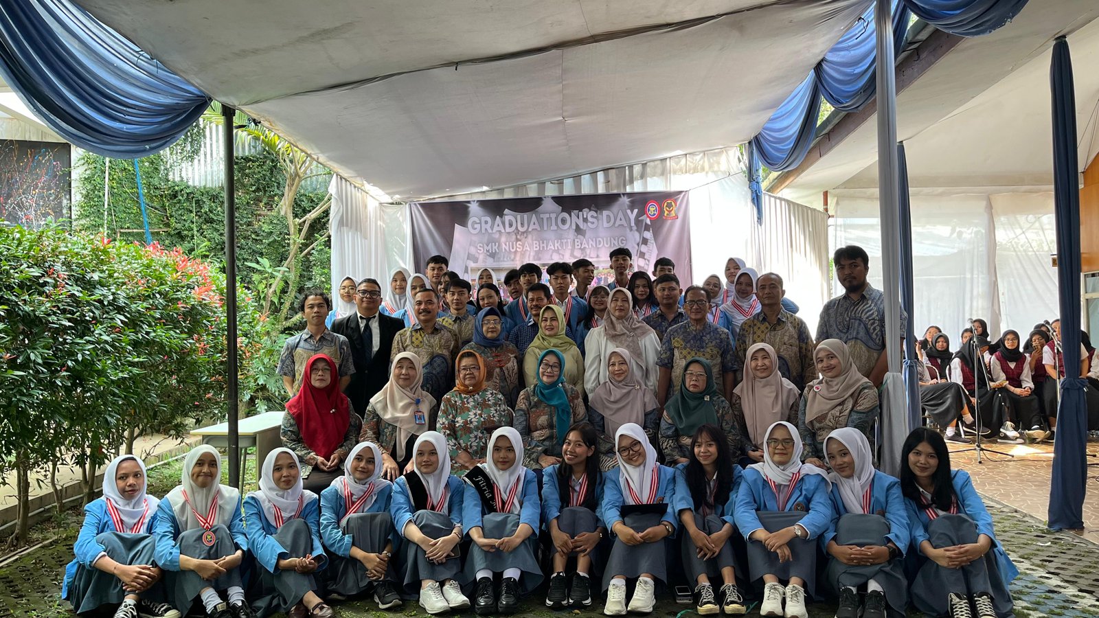 Graduation SMK Nusa Bhakti Bandung - SMK Nusa Bhakti Bandung